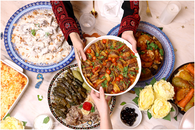 Top 5 Things To Consider When Choosing The Best Food Catering Services ...